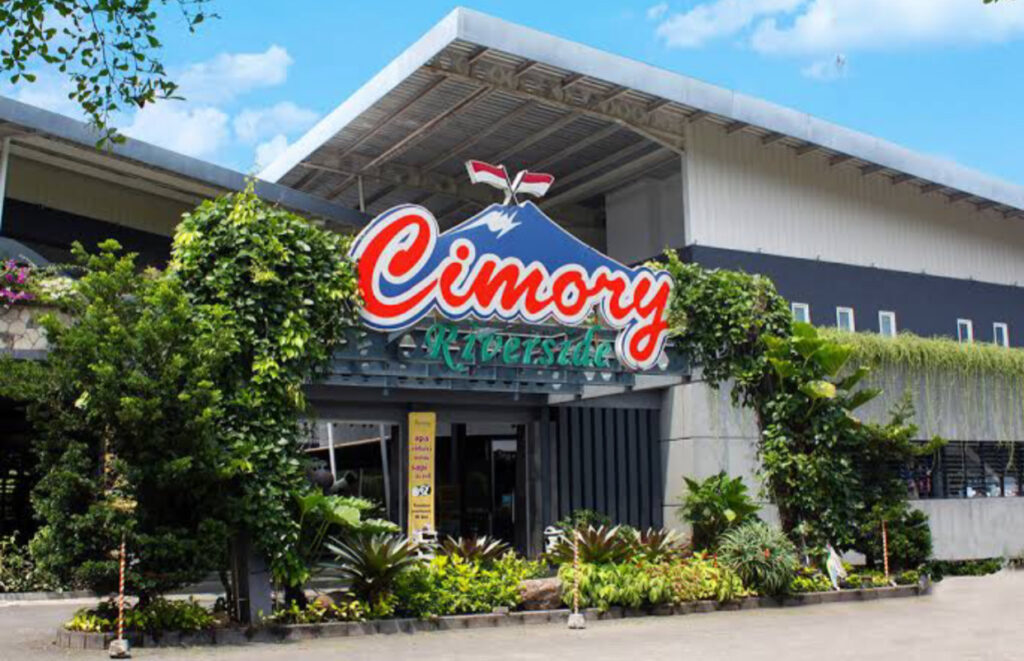 Gaji Karyawan PT Cisarua Mountain Dairy (Cimory) Semua Posisi